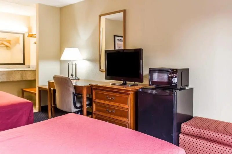 Rodeway Inn Charlotte North End - Charlotte