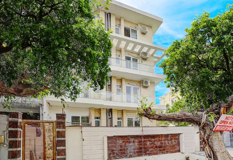 Hotel Golden Admire by F9 Hotels, Noida - 2025 Latest Prices & Deals ...