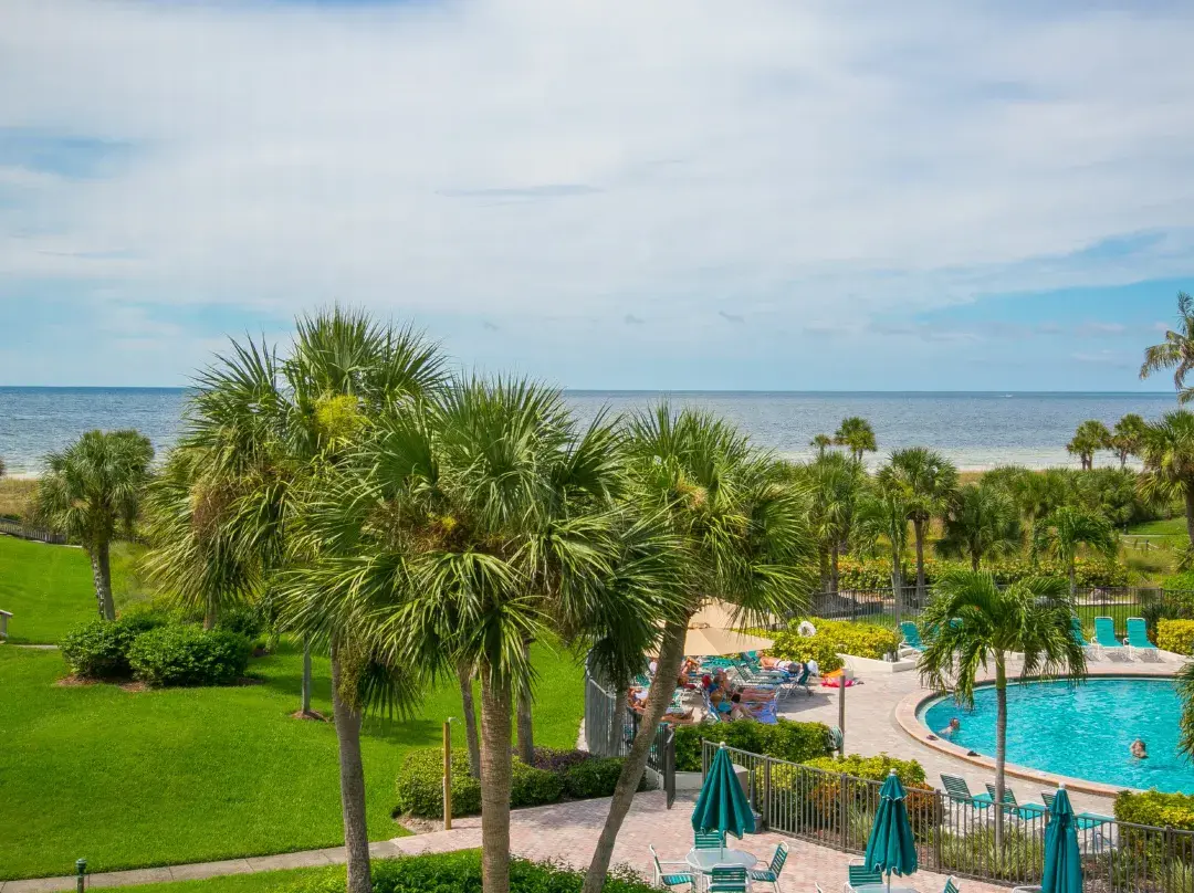 Beachfront Bliss - Hot Tub, Private Entrance, Ocean View - Sarasota, FL