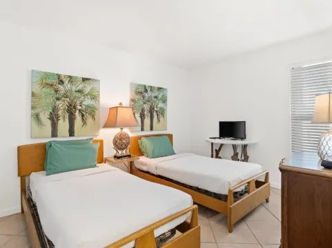 Endless Summer A1 - Laguna Beach, FL