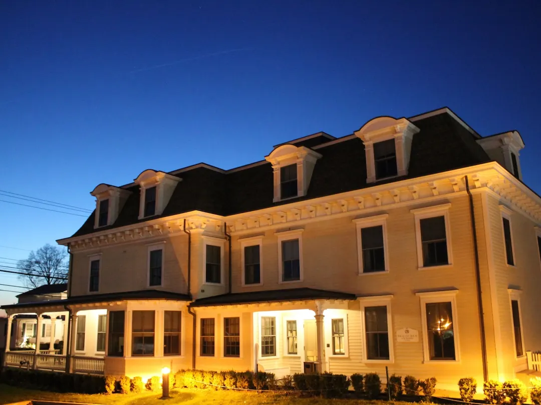 Guest House At Norwalk Inn - Norwalk, CT