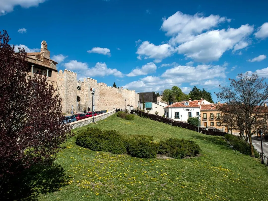 Hotel Puerta De La Santa - Ávila