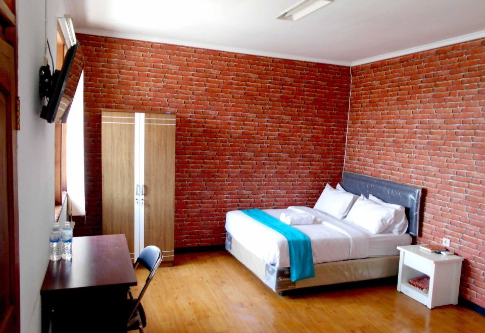 Rumah Syariah & Kolam Renang Bugenville Guesthouse,Cimenyan - Updated ...