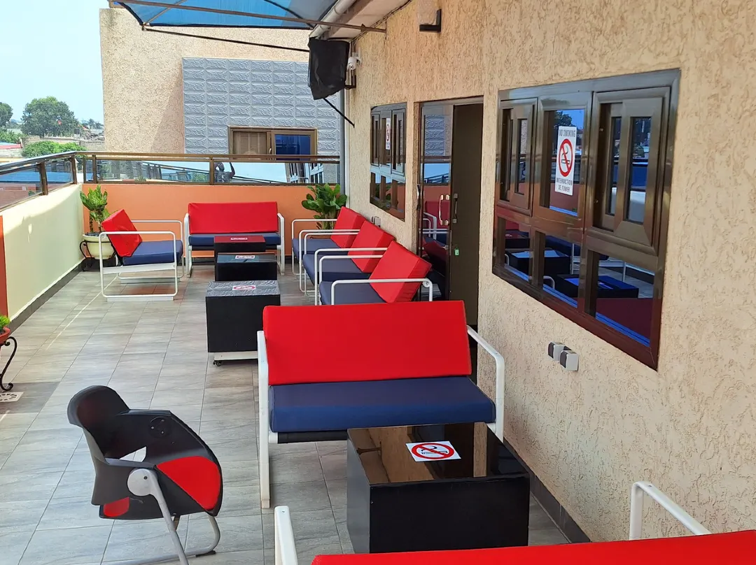 Royal Blue Guest House & Bar - Lomé