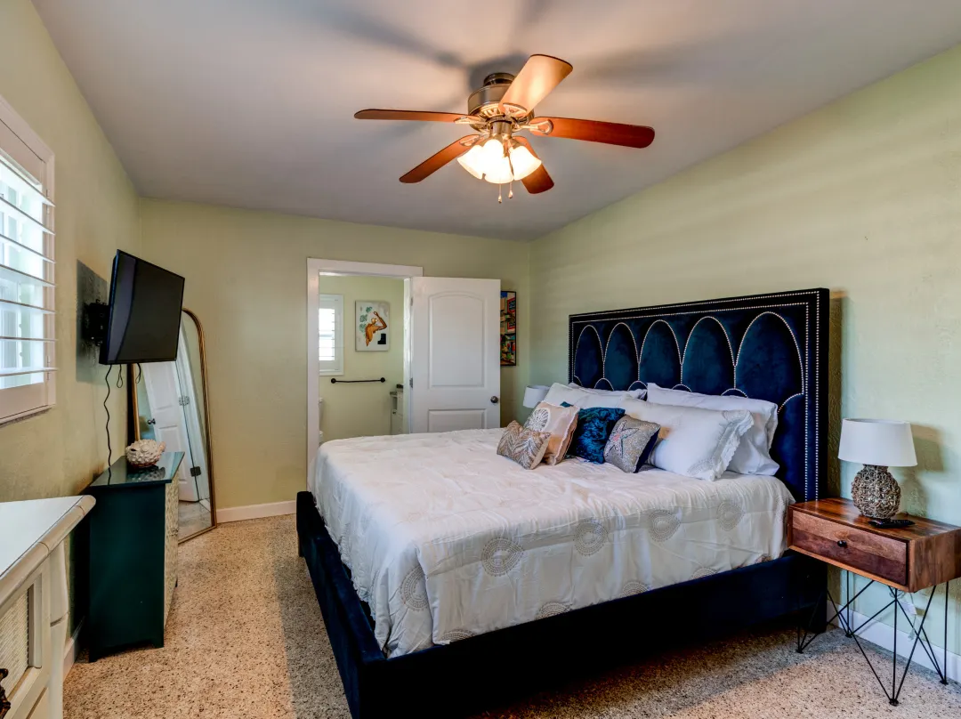 Cowboy Pool, Fire Pit And Ping Pong Retreat - Stylish Oasis - Port Orange, FL
