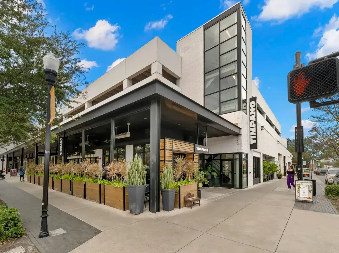 Charming Retreat With Private Balcony And Garden Oasis - Gorgeous Escape - Tampa