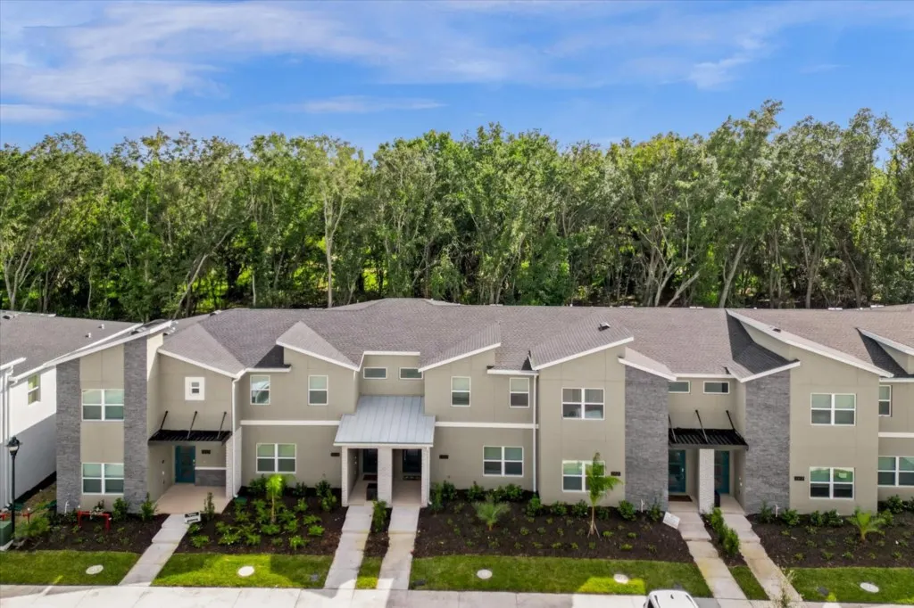 Private Screened-in Pool And Resort Amenities - Stunning Family Retreat - Kissimmee, FL