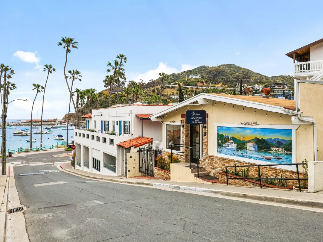 Catalina Courtyard Suites - Avalon, CA