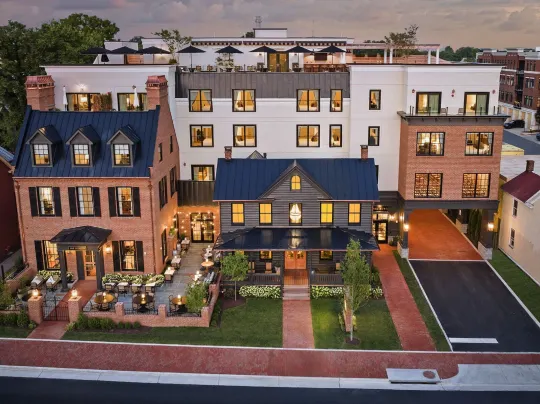 Hotel Burg - Leesburg, VA