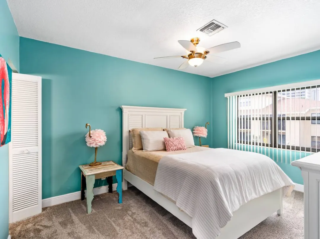 Luxurious Tropical Haven - Pool, Beach Access, Balcony - Daytona Beach Shores, FL