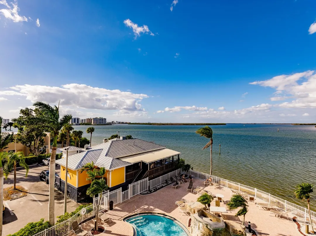 Breathtaking Water Views And Relaxing Balcony - Charming Couples Retreat - Fort Myers Beach, FL