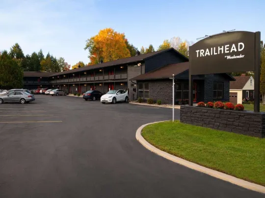 Trailhead By Weekender - Adirondack Mountains