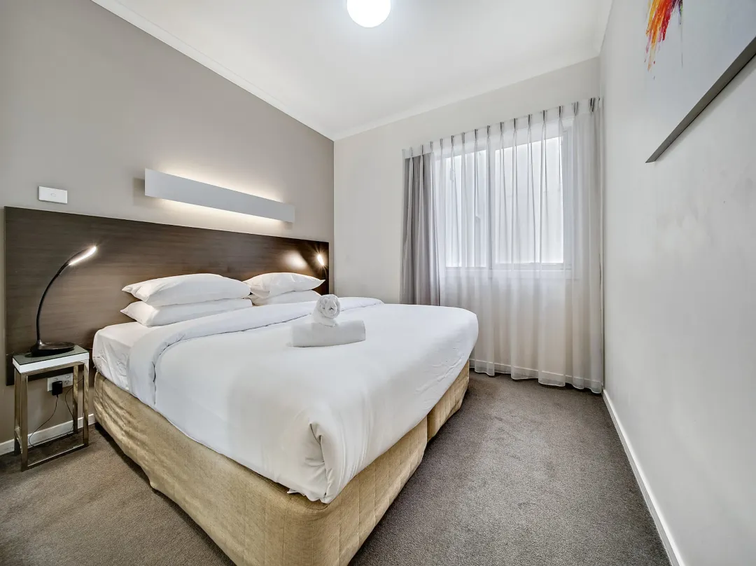 Comfy 2-bed Near The Lake With Secure Parking - Canberra