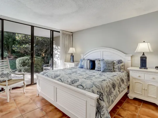 Ocean View Patio And Resort Amenities - Charming Coastal Retreat - Jacksonville, FL