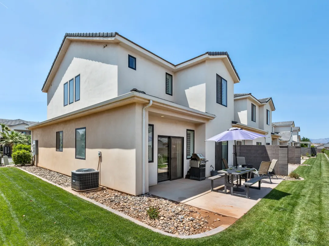 Pool, Hot Tub, Fire Pit, And Game Room Amenities - Stunning Retreat - Washington, UT