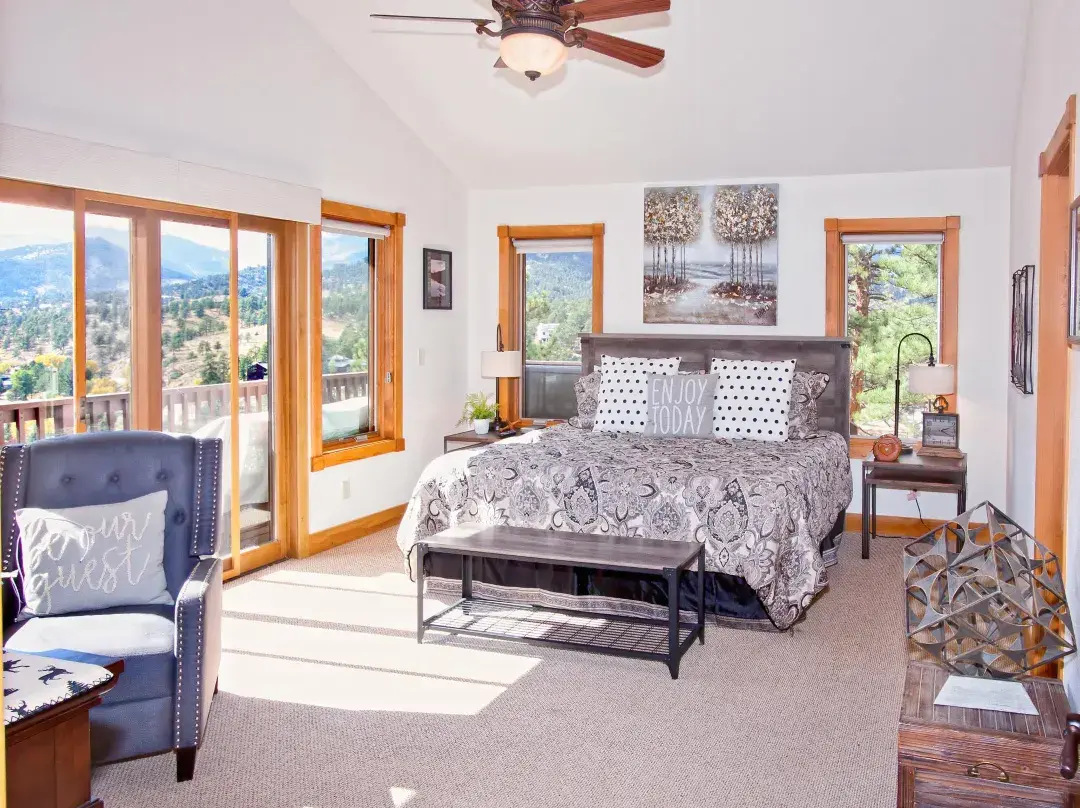 Breathtaking Retreat - Jetted Tubs, Hot Tub, Mountain Views - Estes Park, CO