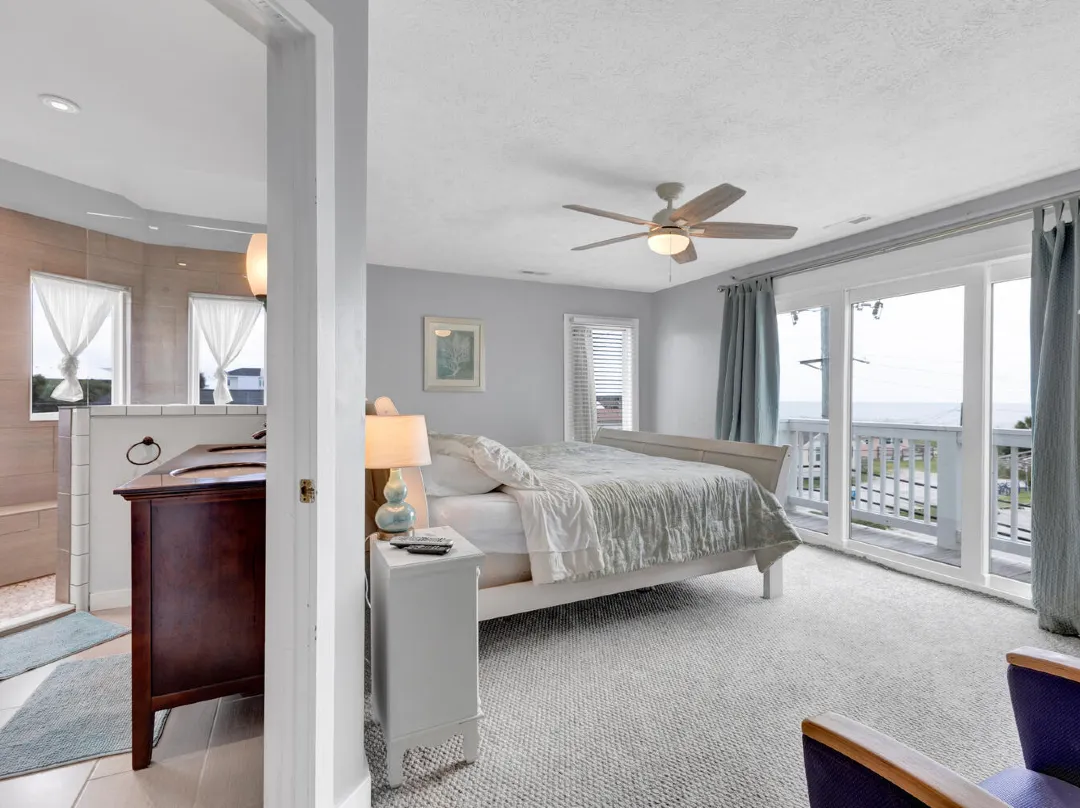 Ocean Views And Private Deck - Charming Seaside Sanctuary - Carolina Beach, NC