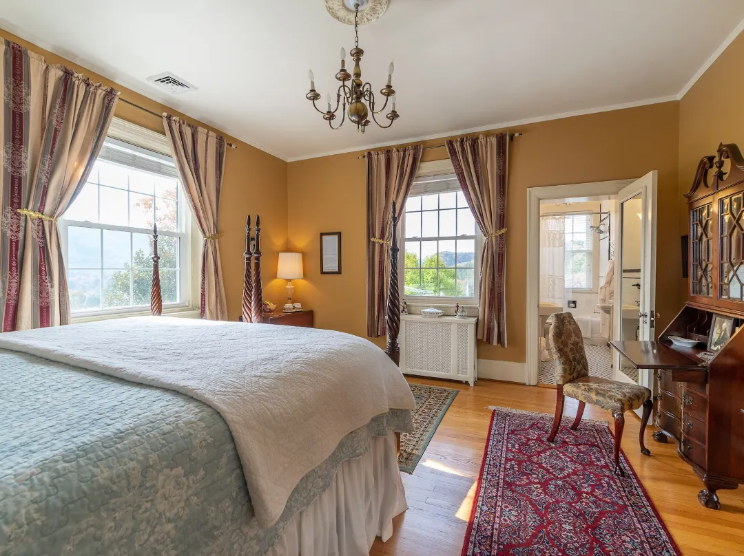 Hillcrest Mansion Inn - Covington, VA