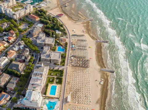 Piscina E Spiaggia A Portata Di Mano - Bibione