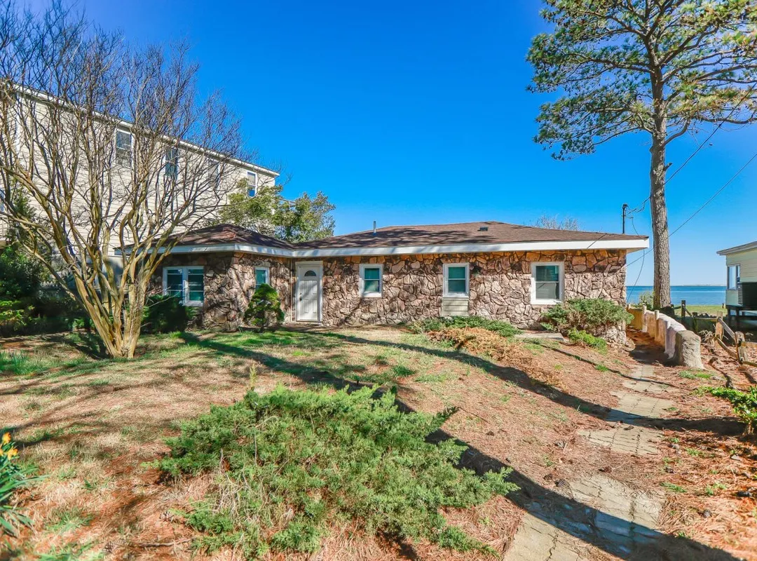 Charming Outdoor Escape With Stunning River Views - Cozy Haven - Hampton, VA