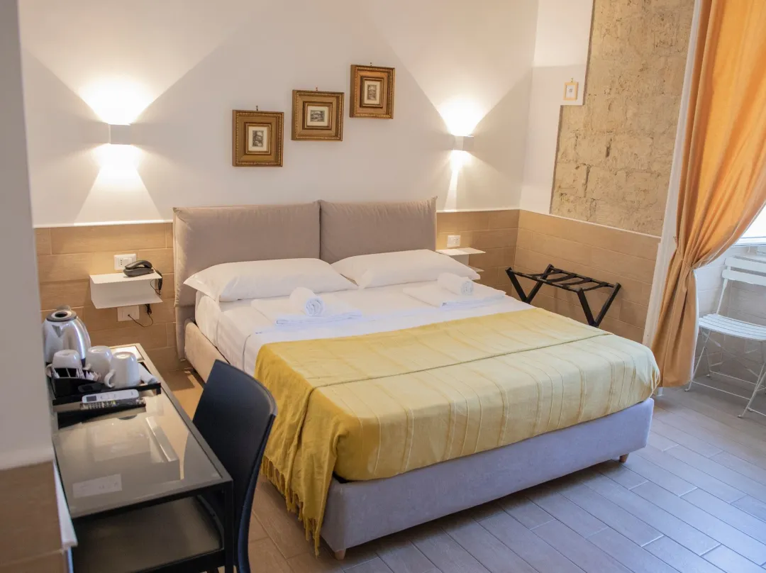 H22 Hotel - Naples