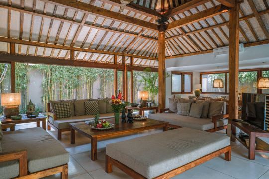 Villa Amore: Elegant 4BR Villa Close to The Beach - ราคาพิเศษ & ดีลสุด ...