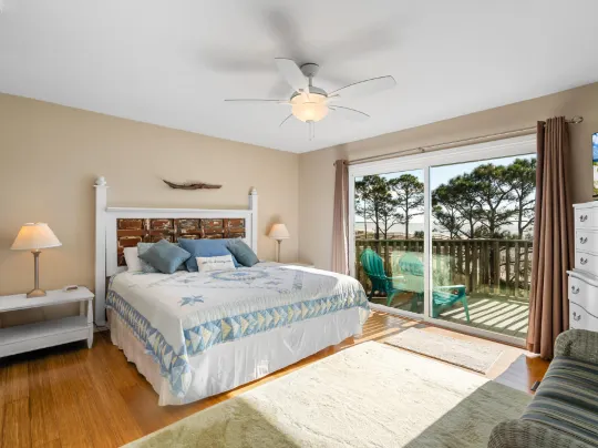 Gulf Views And Pool Access - Charming Coastal Retreat - Dauphin Island, AL
