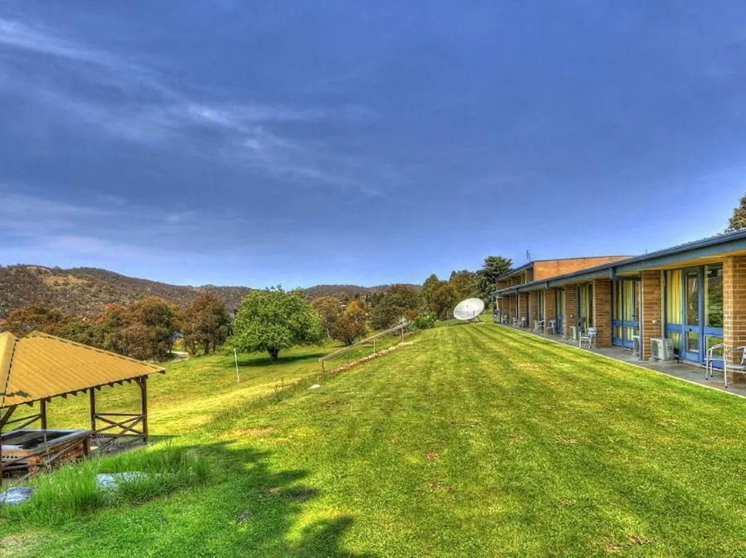 Lake Jindabyne Hotel - Jindabyne