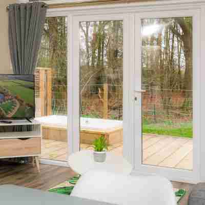 Latest Woodlakes Park Map,Address, Nearest Station & Airport 2025 ...