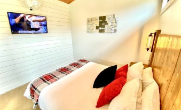 Cozy/Cute Tiny House close to wineries, wedding venues & outdoor fun ...