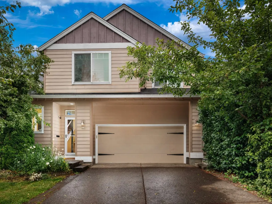 Expansive Open Floor Plan And Game Space - Stylish Retreat - Hillsboro, OR