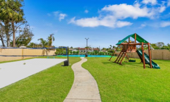 Waterfront Heated Pool Pickleball Court Game Room (Town 'n' Country ...