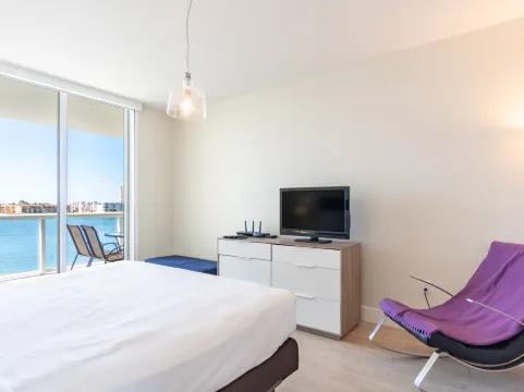 Golden Bay 508 - North Miami Beach, FL