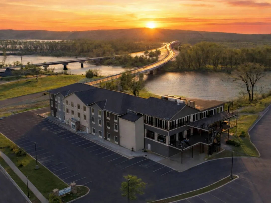 Waterfront Hotel - Prairie du Chien, WI