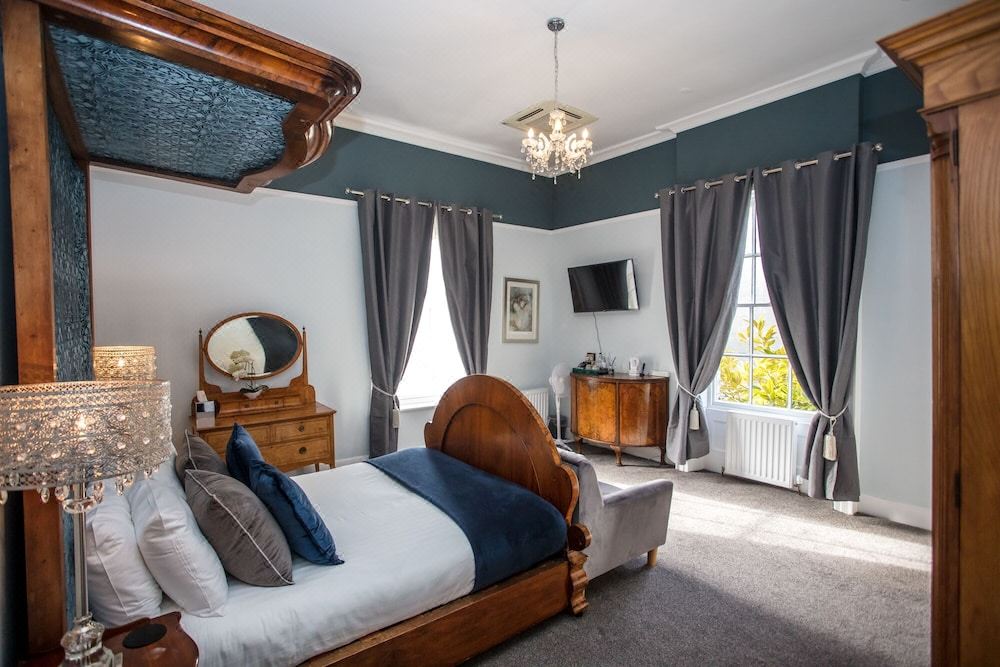 Caistor Hall - Norwich