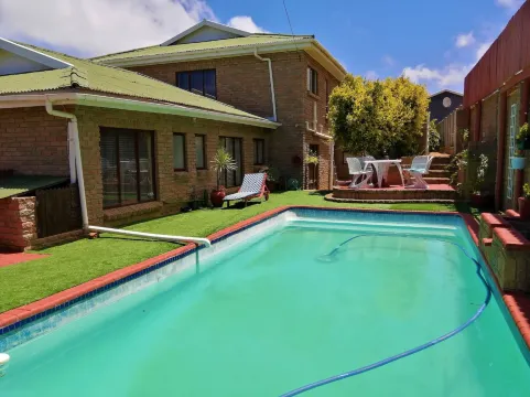 Amzee Bokmakierie Guest House - Western Cape