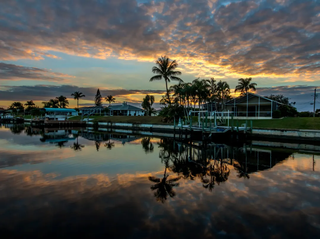 Stunning Canal Views And Heated Pool - Captivating Coastal Haven - Cape Coral, FL