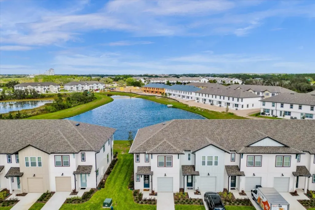 Resort-style Pool And Kids Splash Park - Charming Haven - Davenport, FL