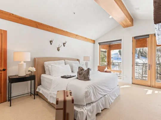 Ski Access And Breathtaking Views - Stunning Modern Retreat - Kamas, UT