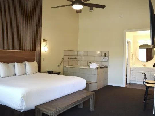 Golden Haven Hot Springs - St. Helena, CA