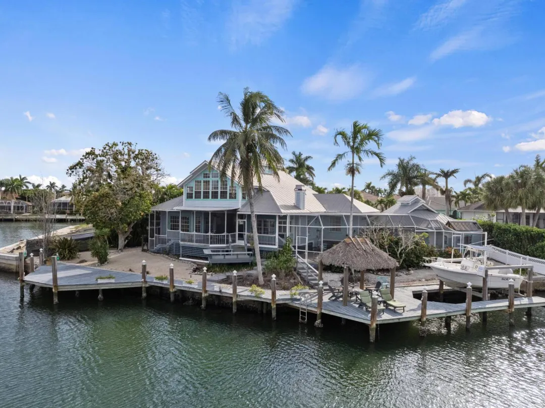 Charming Waterfront Oasis With Heated Pool And Dock - Enchanting Retreat - Marco Island