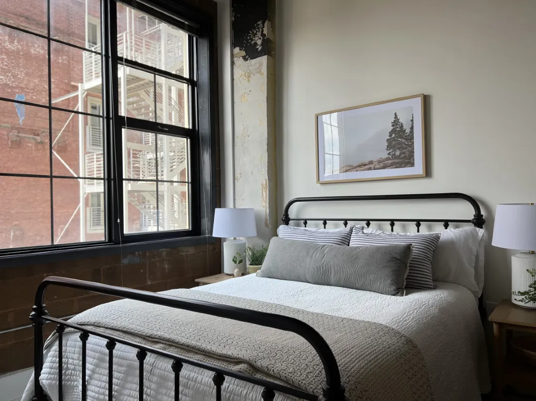 Spacious Loft With High Ceilings And Smart Tv - Stylish Cozy Retreat - Knoxville, TN