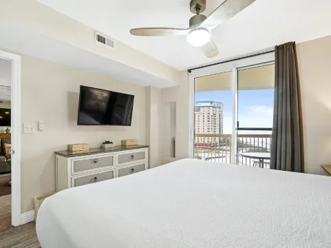 Pelican Beach 812 - Destin, FL