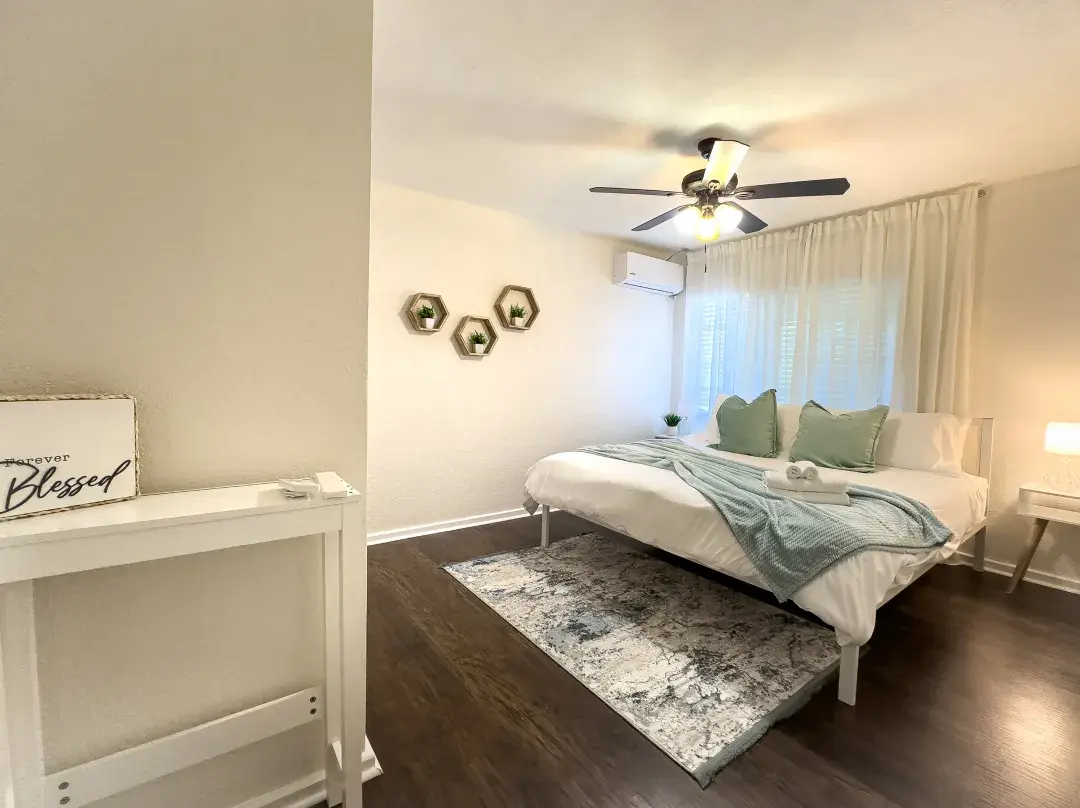 Spacious Layout And Shared Pool - Inviting Budget Retreat - Clearwater, FL