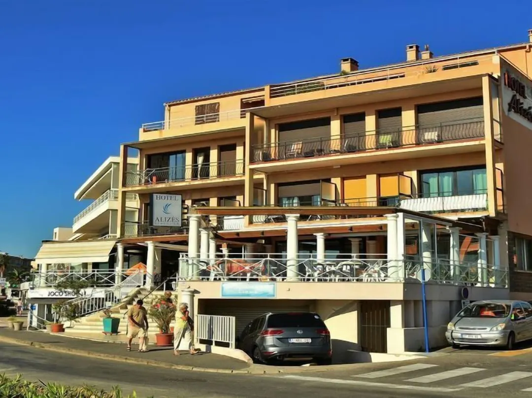 Hôtel Alizés Sénéquier - Hyères