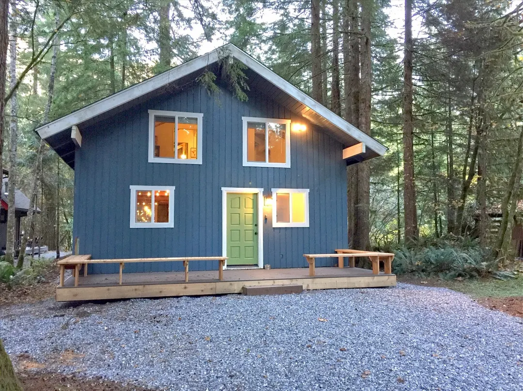 Snowline Cabin #66 - Hot Tub - Wi-fi - 3+ Bedroom - Sleeps 10 - Glacier, WA