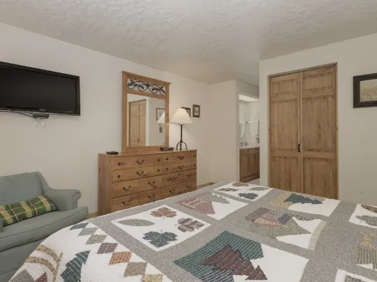 Cozy Retreat With Gas Fireplace And Private Patio - Inviting Comfort - Winter Park, CO