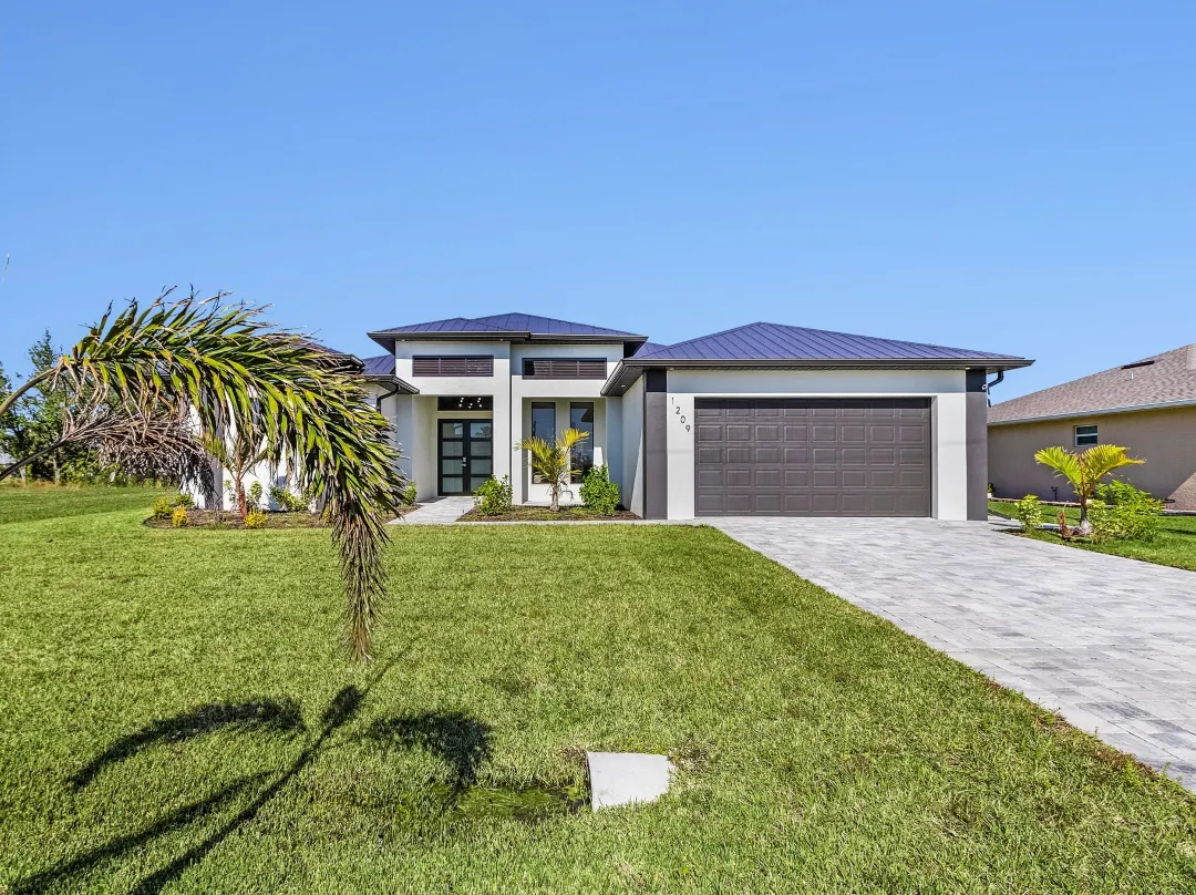 Heated Pool And Captivating Canal Views - Elegant Sanctuary - Cape Coral, FL