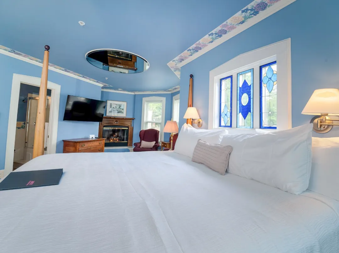 Yelton Manor Bed And Breakfast - South Haven, MI