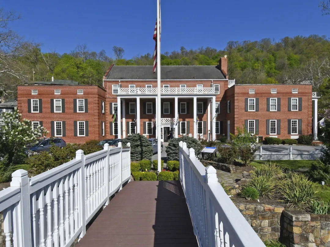 The Country Inn Of Berkeley Springs - Berkeley Springs, WV